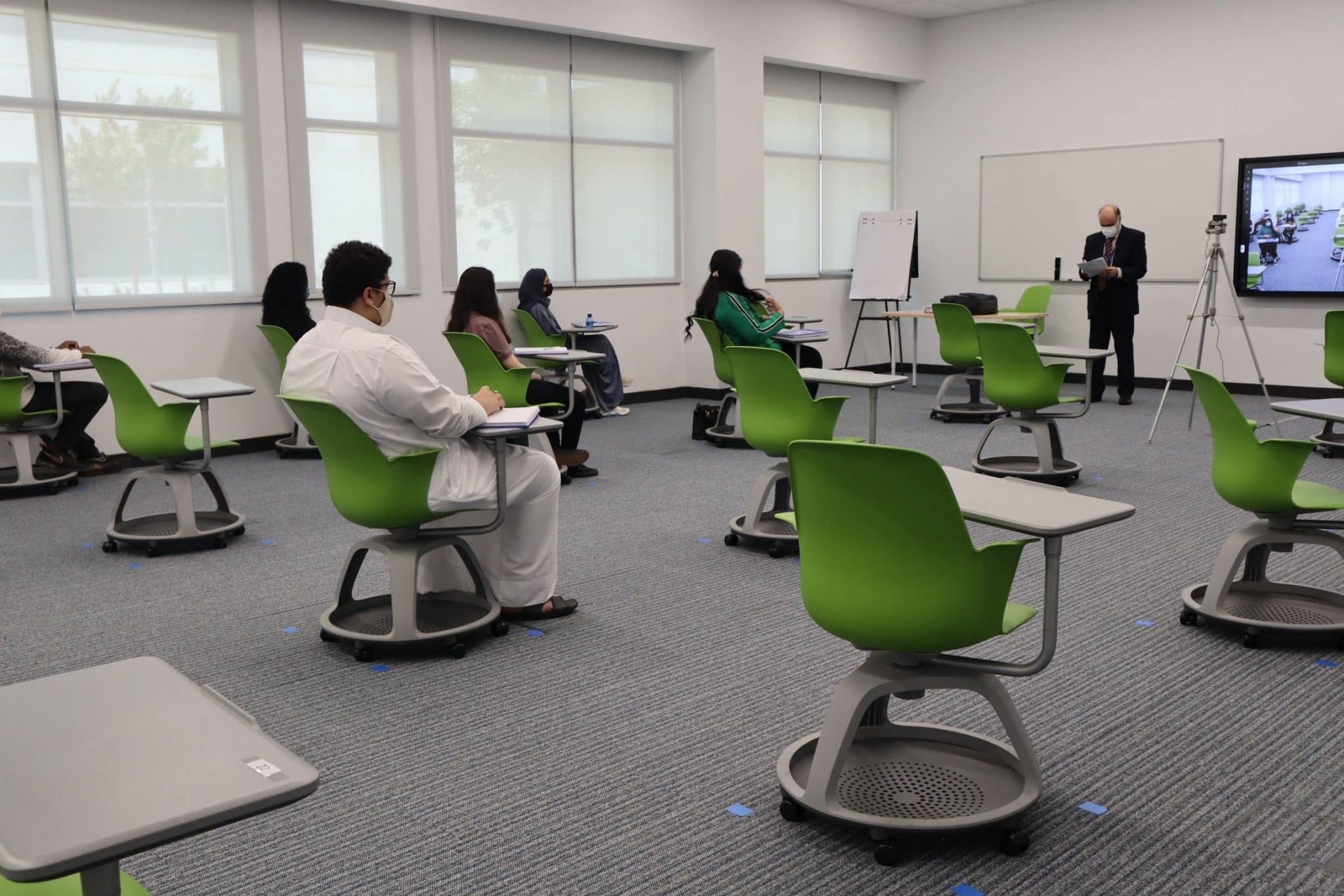 The American University of Bahrain (AUBH) welcomes class of 2024 ...