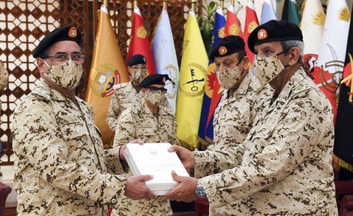Commander-in-chief confers Order of Bahrain medals on BDF officers ...